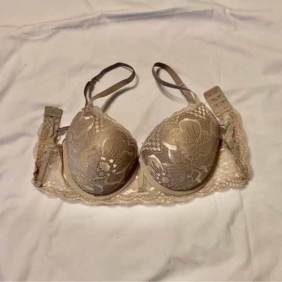 Jaclyn Smith | Intimates & Sleepwear | Pair Of Lace Bras 34c | Poshmark